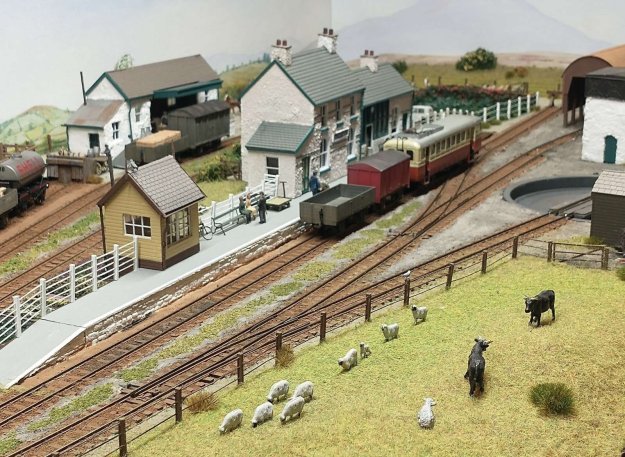 Model Railway | Roger Farnworth