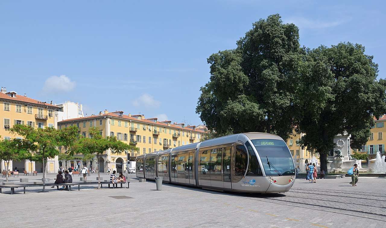 The Modern Tram Network in Nice 2023 | Roger Farnworth